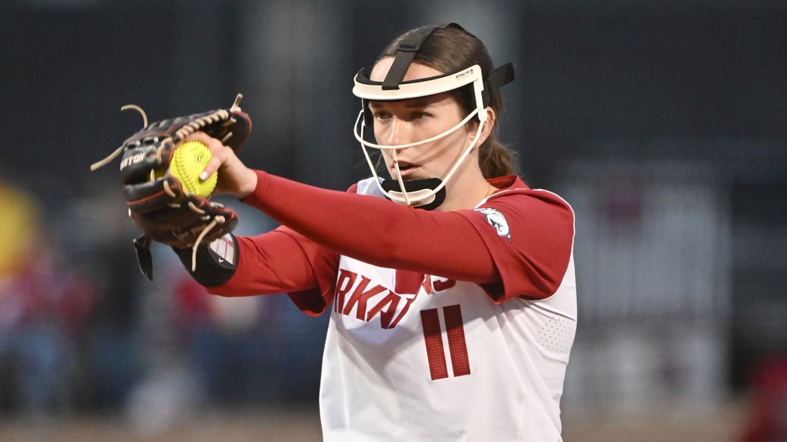 Arkansas pitcher Robyn Herron earns first career SEC weekly honor ...