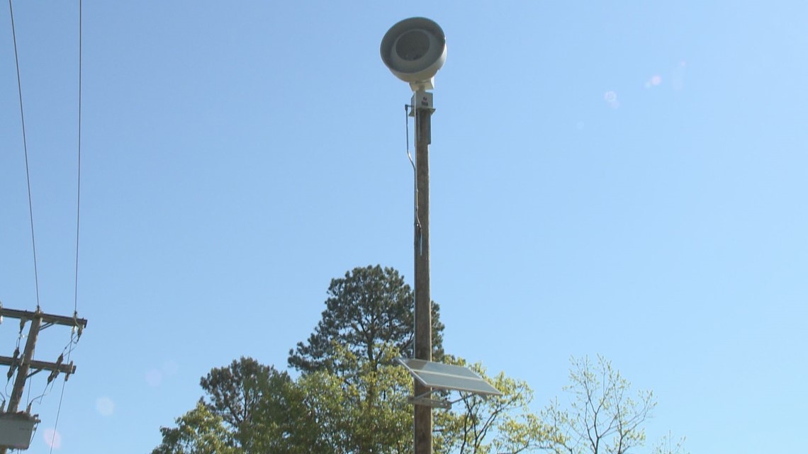 Pulaski Co. OEM installs first solar-powered siren | thv11.com