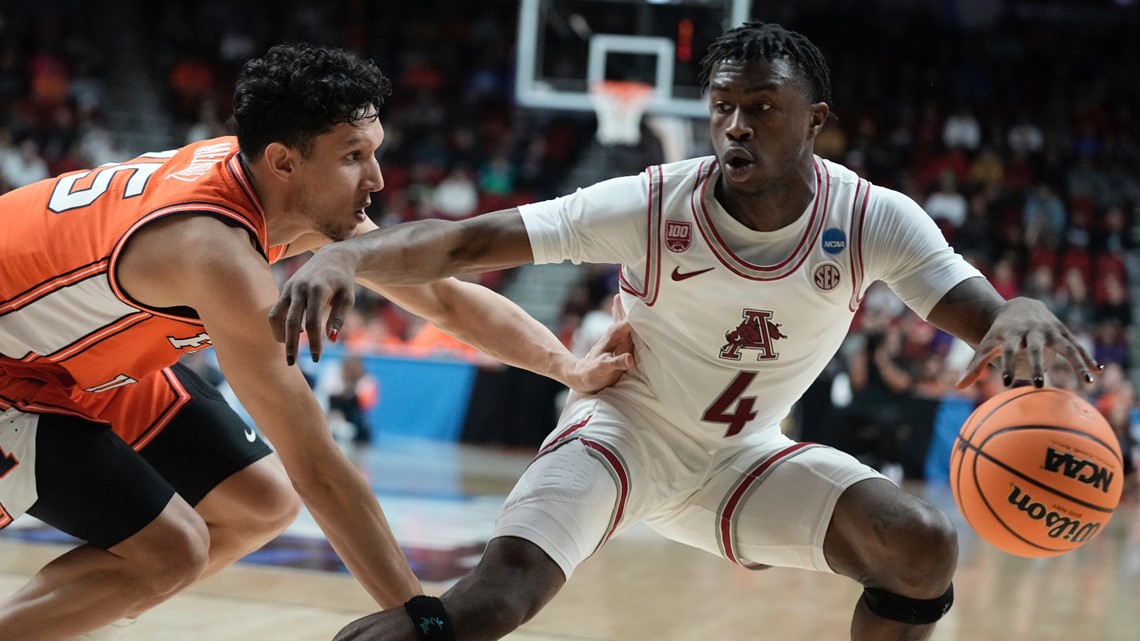 Arkansas fends off Illinois in first round of NCAA Tournament | thv11.com