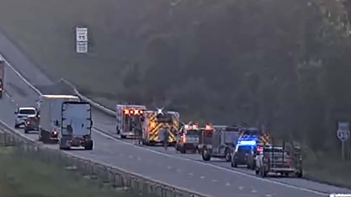 Traffic on I-30 blocked after rollover accident | thv11.com