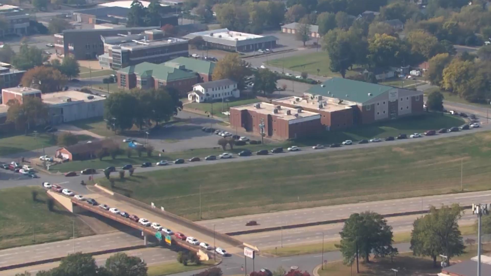 Long car line in Little Rock for annual pre-Thanksgiving giveaway ...