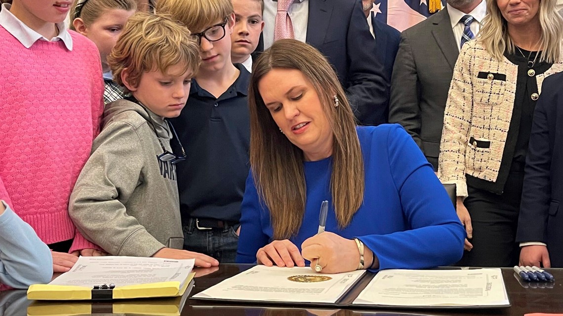 Gov. Sarah Sanders signed Arkansas LEARNS into law | thv11.com