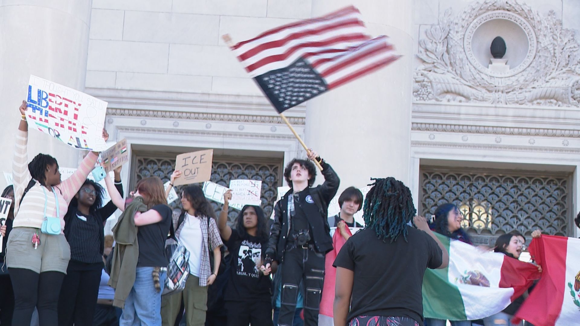 Arkansas students continue protests against ICE for 3rd day in a row ...