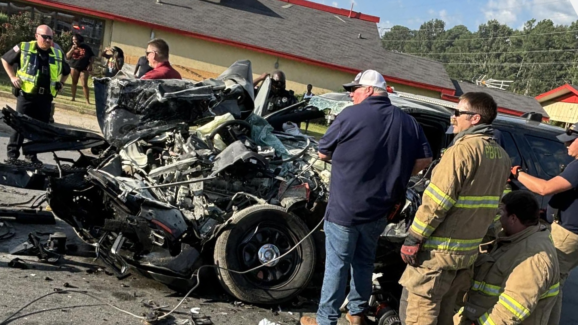 Arkansas bus driver saves police officer’s life after crash | thv11.com