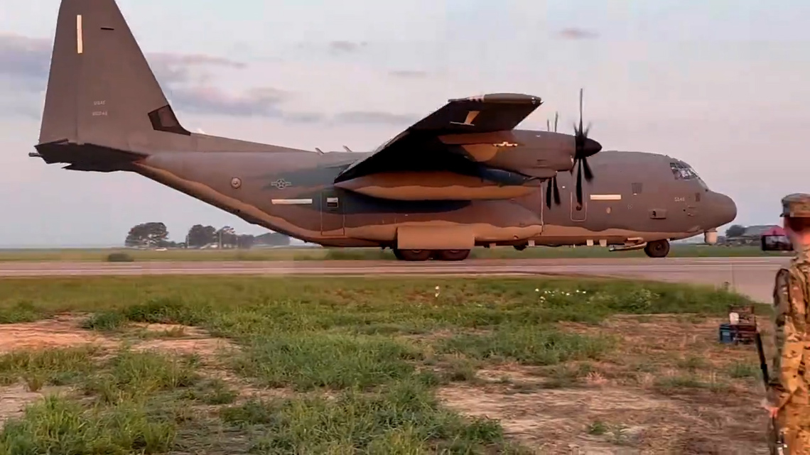 Military C-130 practice emergency landing on AR highway | thv11.com
