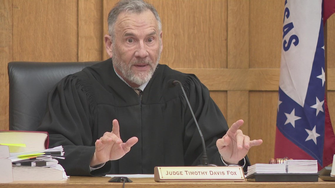 Judge dismisses Arkansas AG's case against Board of Corrections | thv11.com