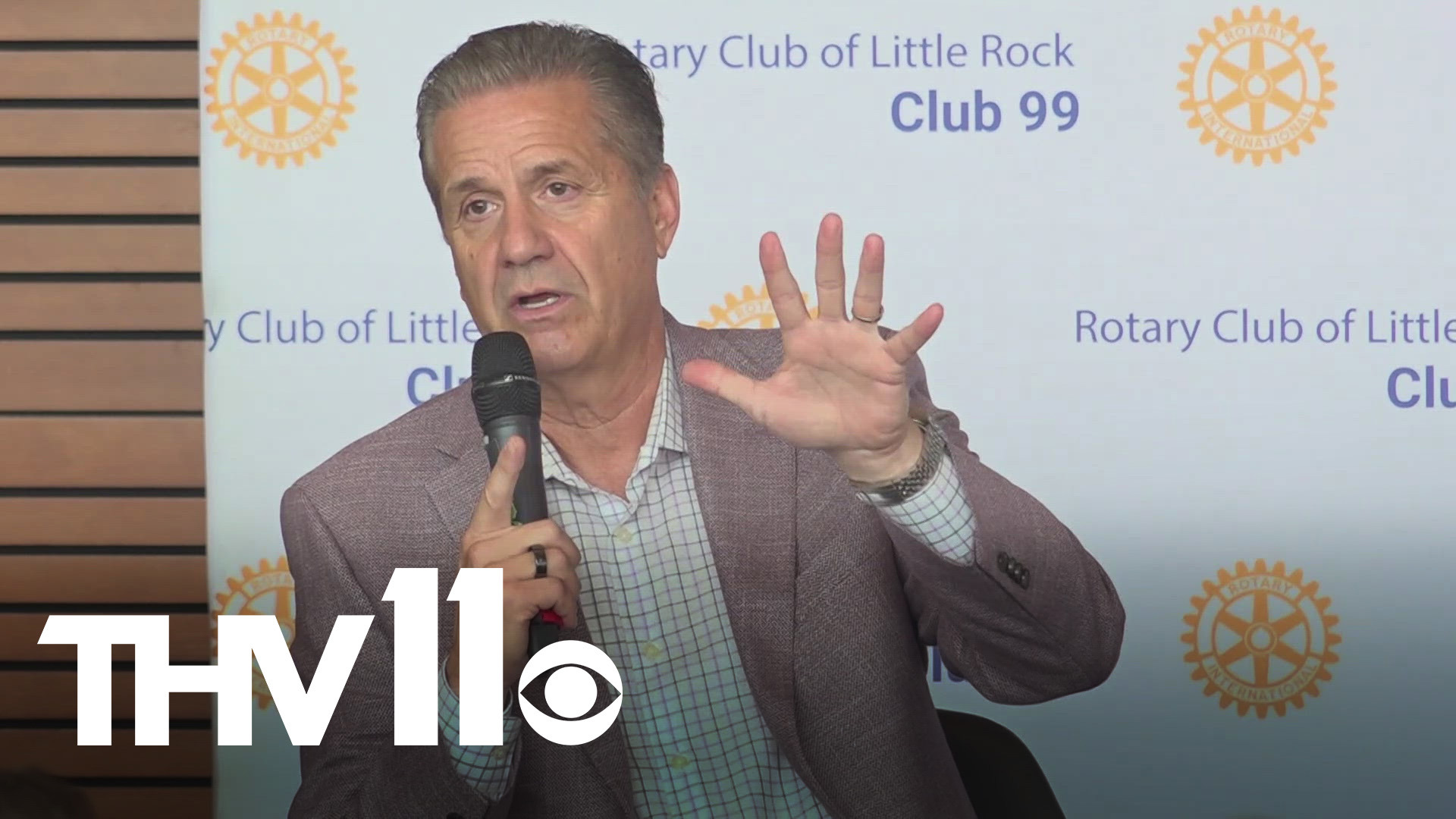Arkansas basketball Coach Calipari speaks at Rotary Club of Little Rock ...