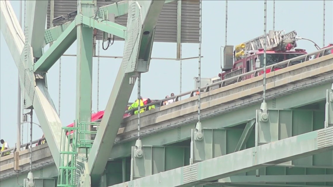Two bridge closures reignite call for 3rd MS river bridge | thv11.com