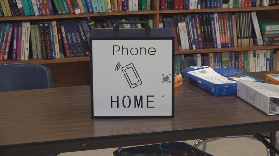 Arkansas and Tennessee students begin school year under statewide cell ...