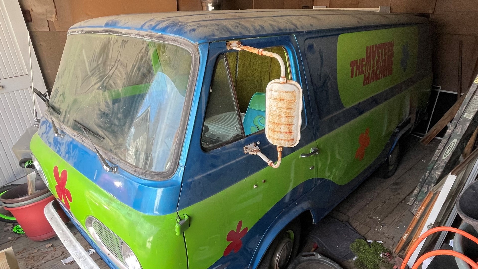 You could own the Mystery Machine van from Scooby-Doo | thv11.com