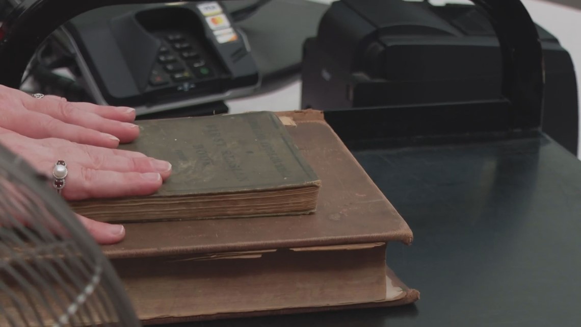 100-year overdue library books returned to Louisville | thv11.com