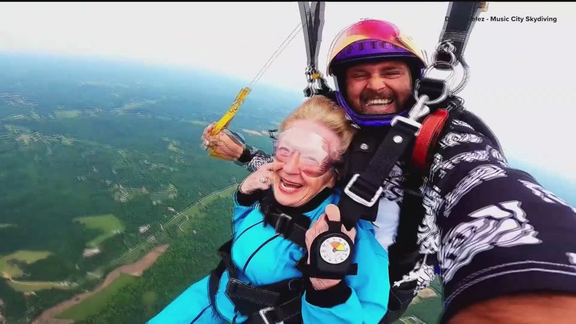86-year-old skydiver Kim Knor stops at Skydive Atlanta | thv11.com